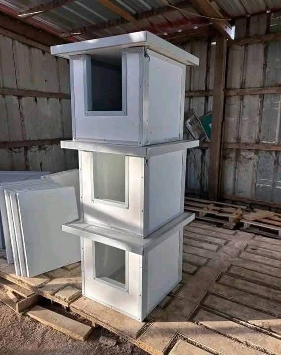 Wooden Single-Hole Insulated Dog House - dogboxesandkennels.com